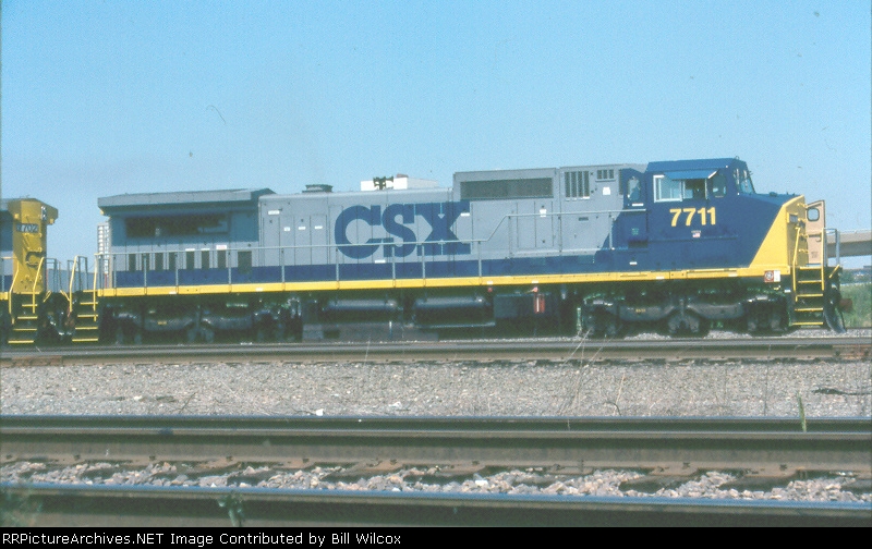 CSX C40-8W 7711